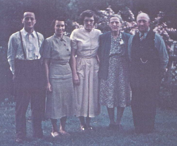 Charles Vance Thayer Family Reunion July 2001